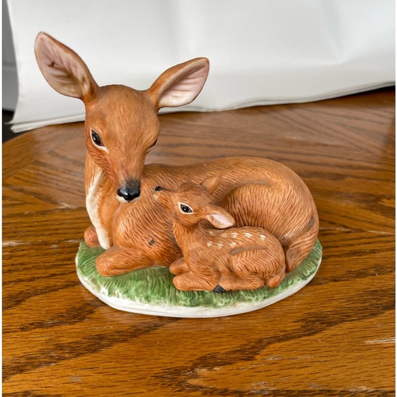 Homco | Accents | Vintage Homco Mother Deer And Fawn Figurine | Poshmark